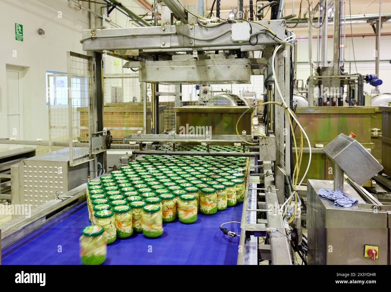 Canning production line hi-res stock photography and images - Alamy
