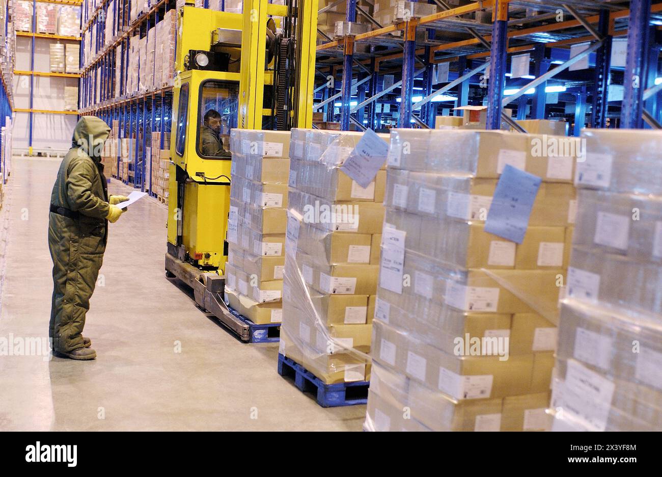 Frozen food industry, cold-storage area. Navarre. Spain Stock Photo - Alamy