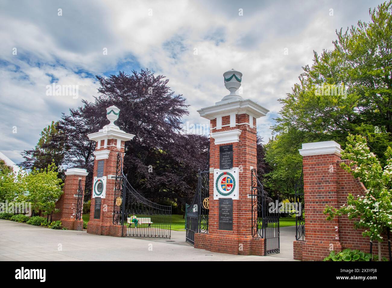 Feldwick memorial gates hi-res stock photography and images - Alamy