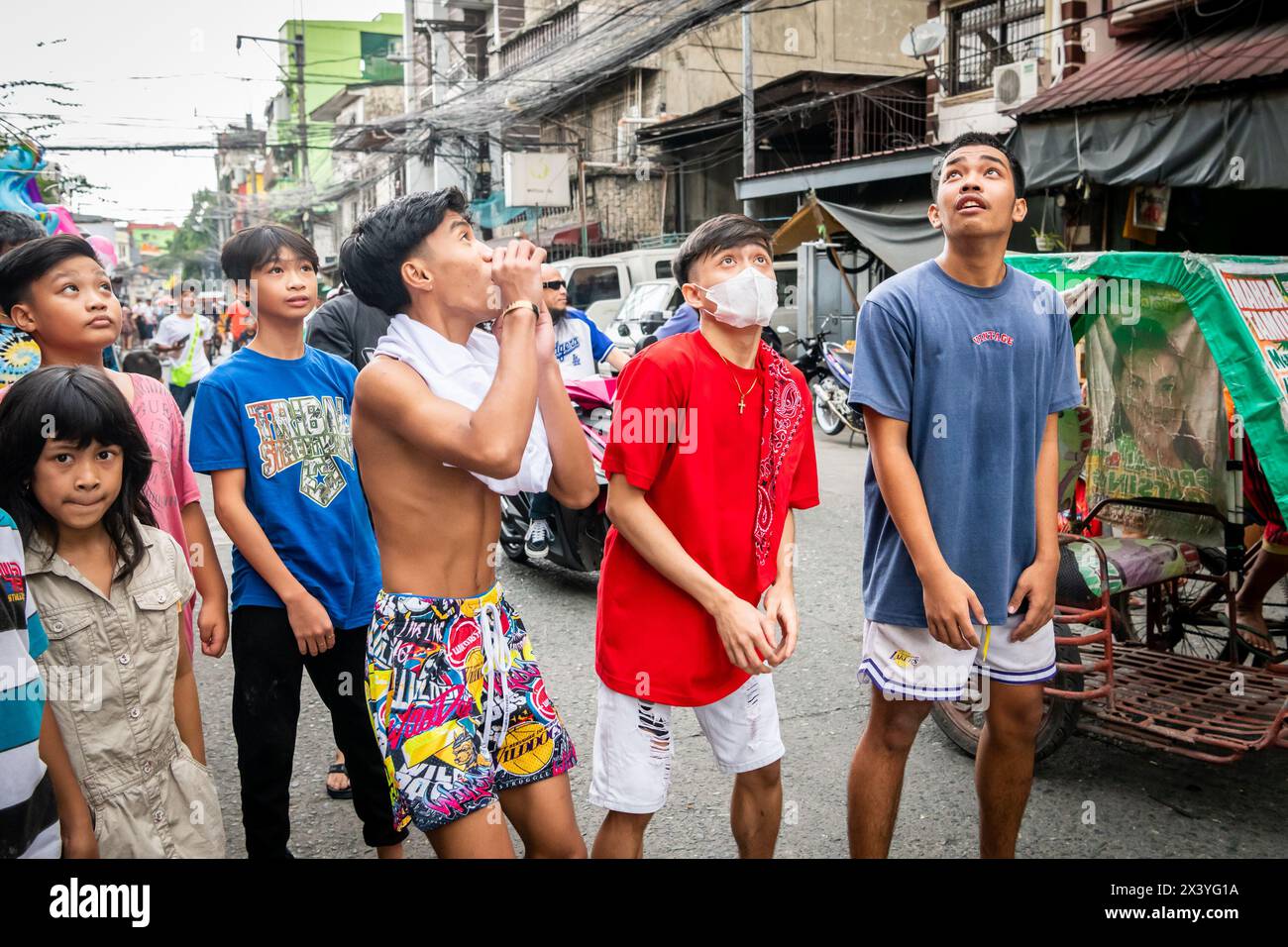 Filipino kids playing street hi-res stock photography and images - Alamy