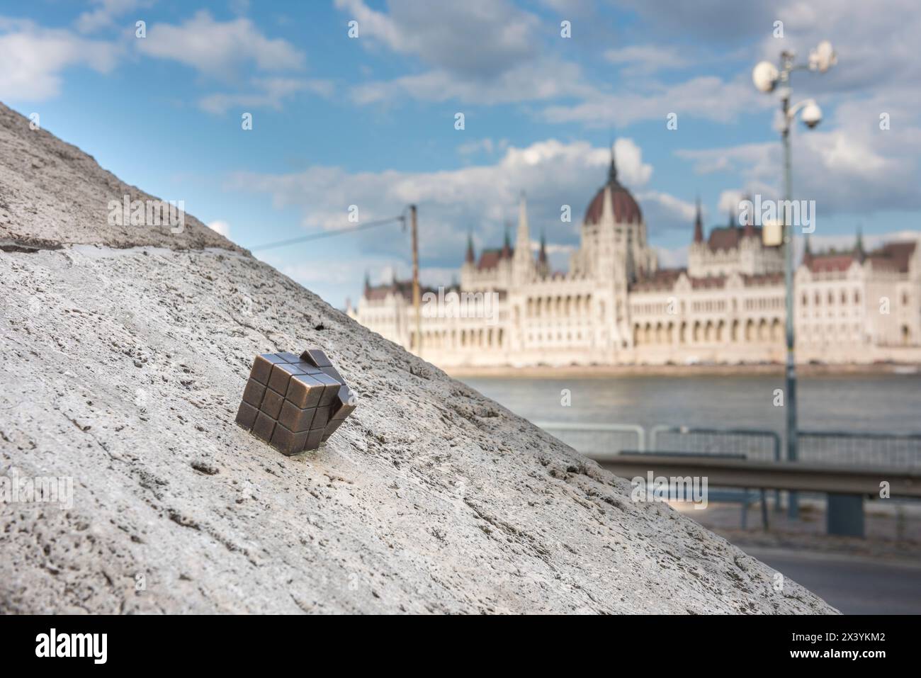Rubik's cube street art hi-res stock photography and images - Alamy