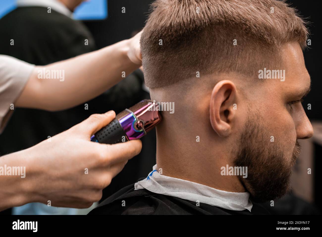 Nape shave hi-res stock photography and images - Alamy