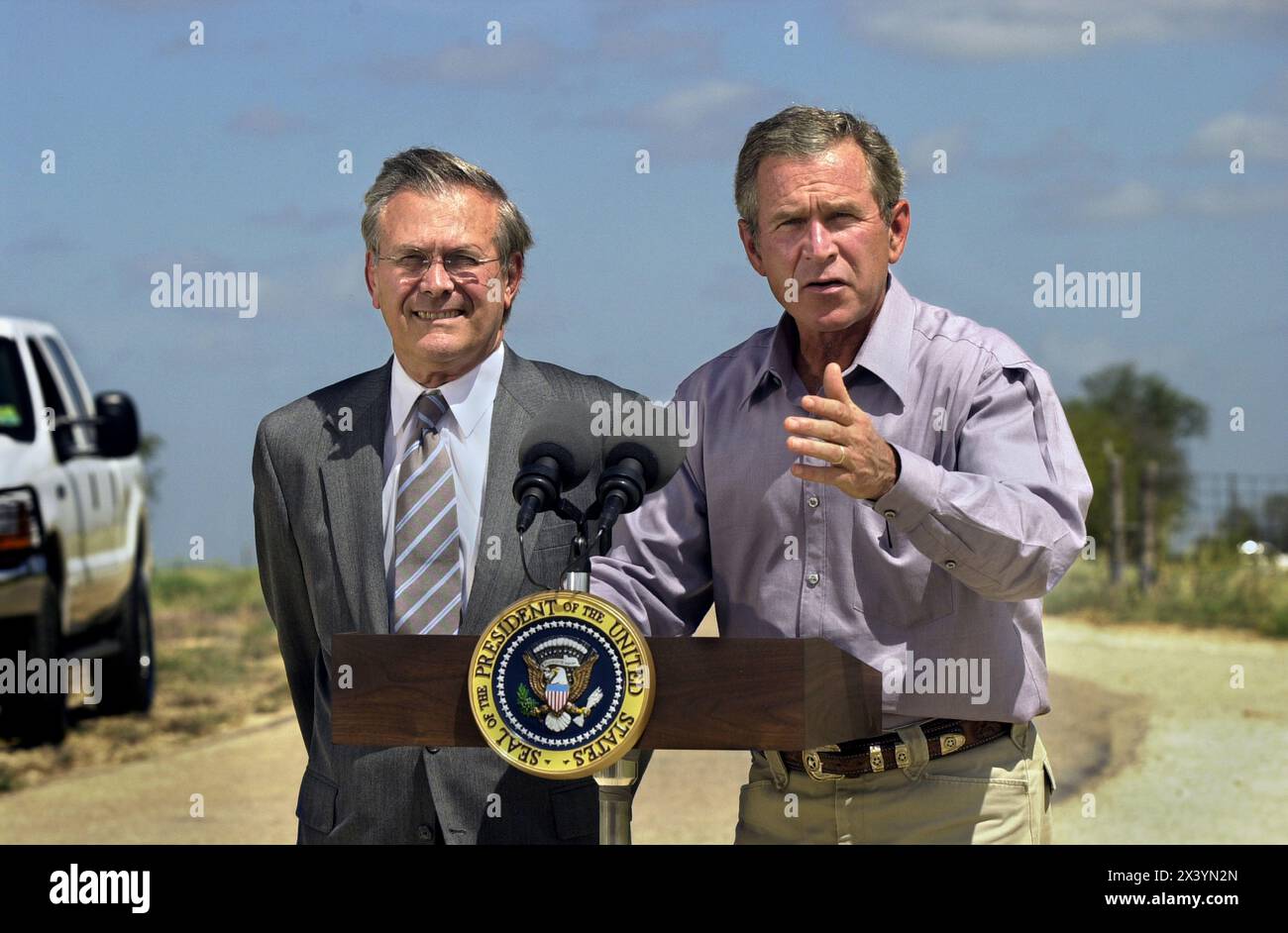 Donald rumsfeld hi-res stock photography and images - Alamy