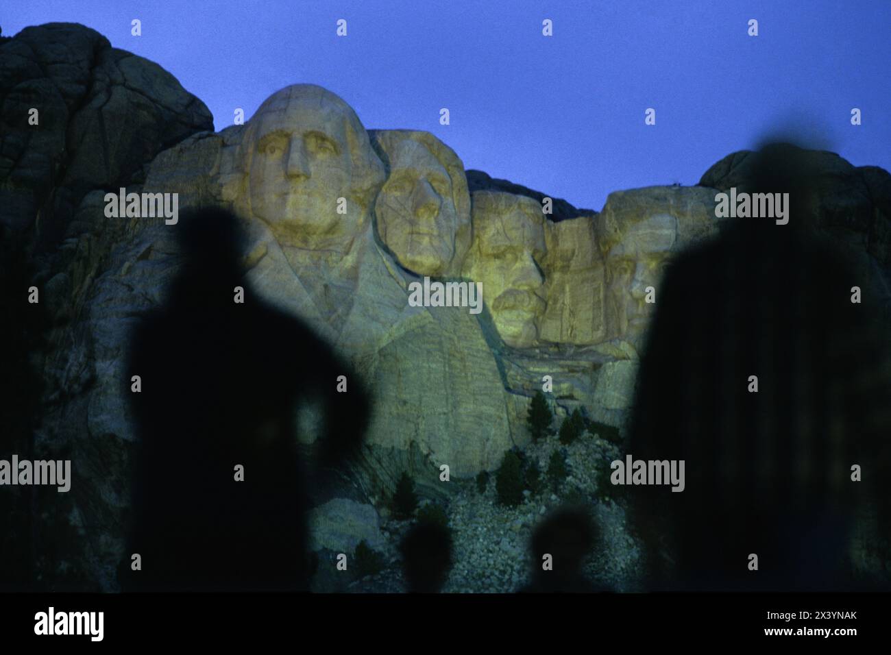 Mt rushmore dusk hi-res stock photography and images - Alamy