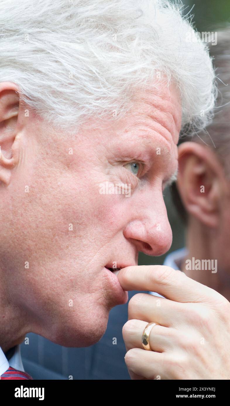Bill Clinton in Pittsburgh, Pennsylvania before the PA primary Stock ...