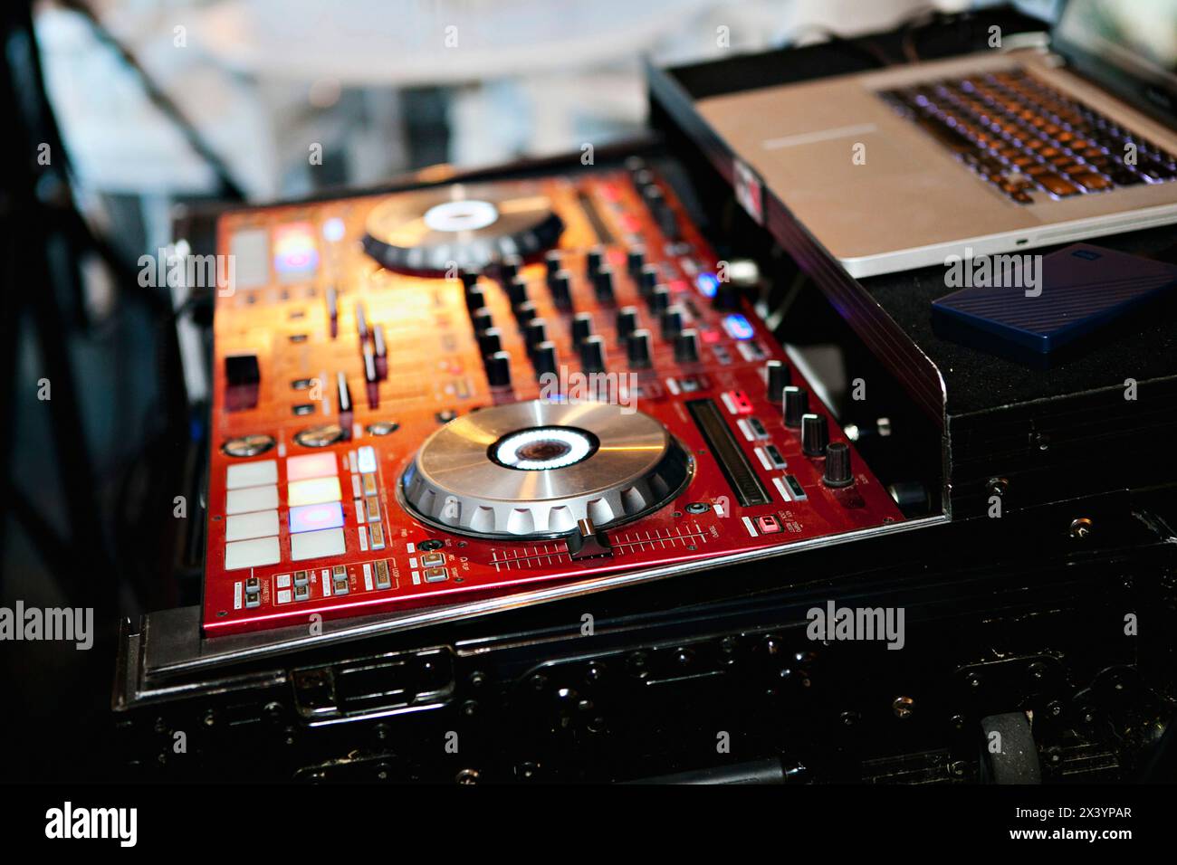 Glowing rhythm hi-res stock photography and images - Alamy