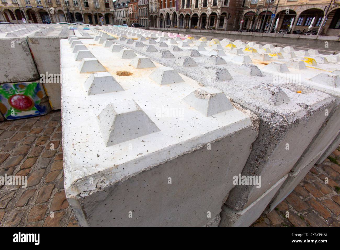 Crime terrorism exterior hi-res stock photography and images - Alamy