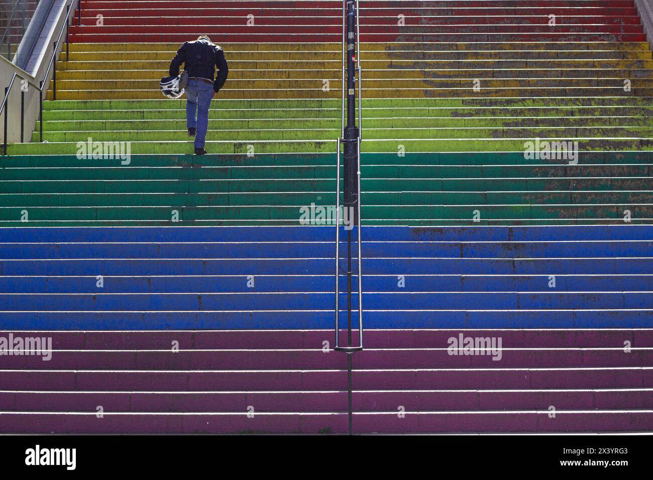 Gay men males hi-res stock photography and images - Alamy