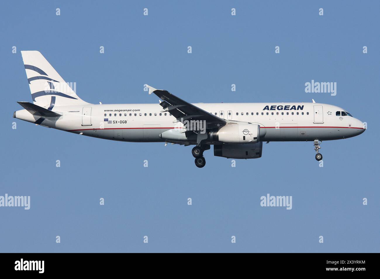 Greek Aegean Airlines Airbus A320-200 with registration SX-DGB on final ...