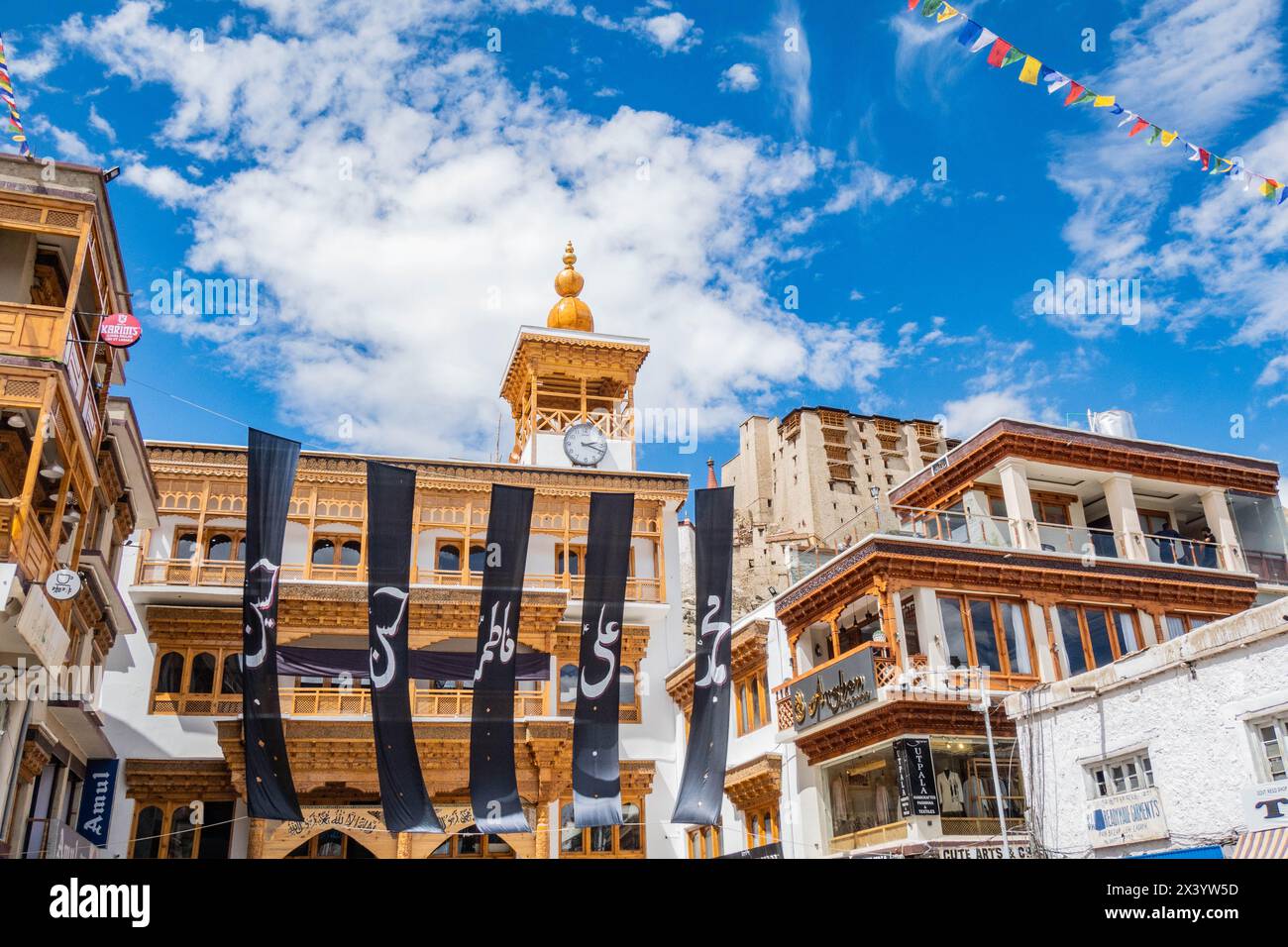 Walking Street and Jama Masjid, Leh, Ladakh, Indi Stock Photo - Alamy