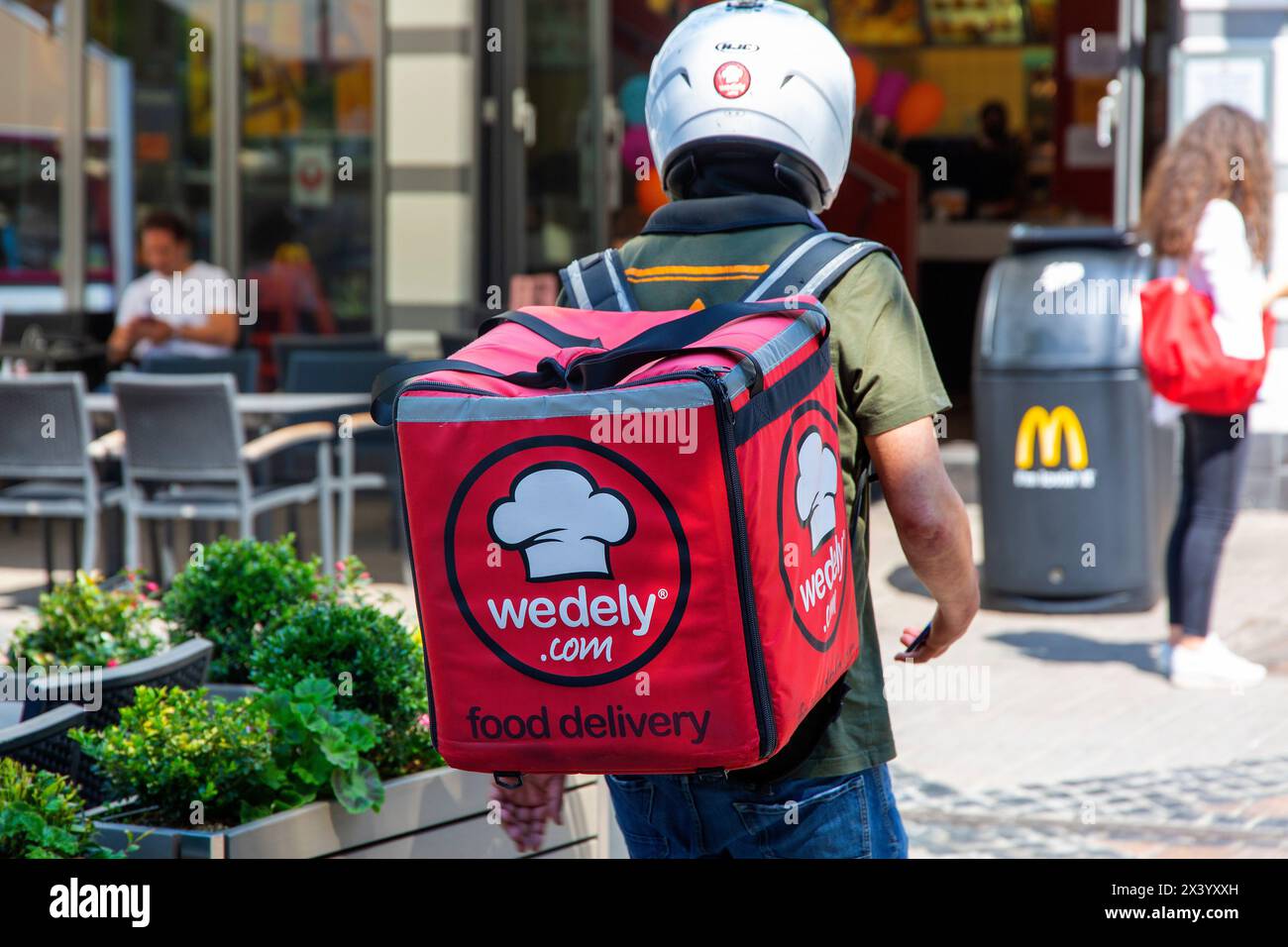Food delivery man seen hi-res stock photography and images - Alamy