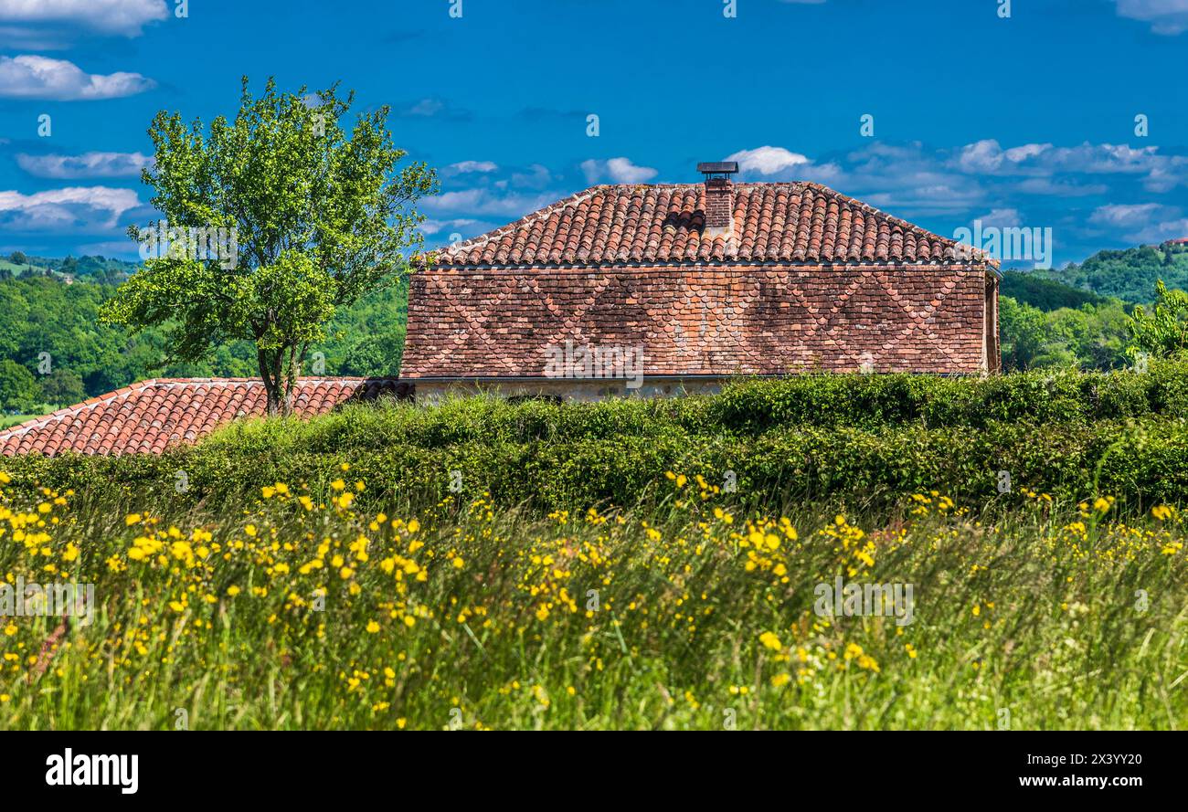 Traditional house france countryside hi-res stock photography and ...