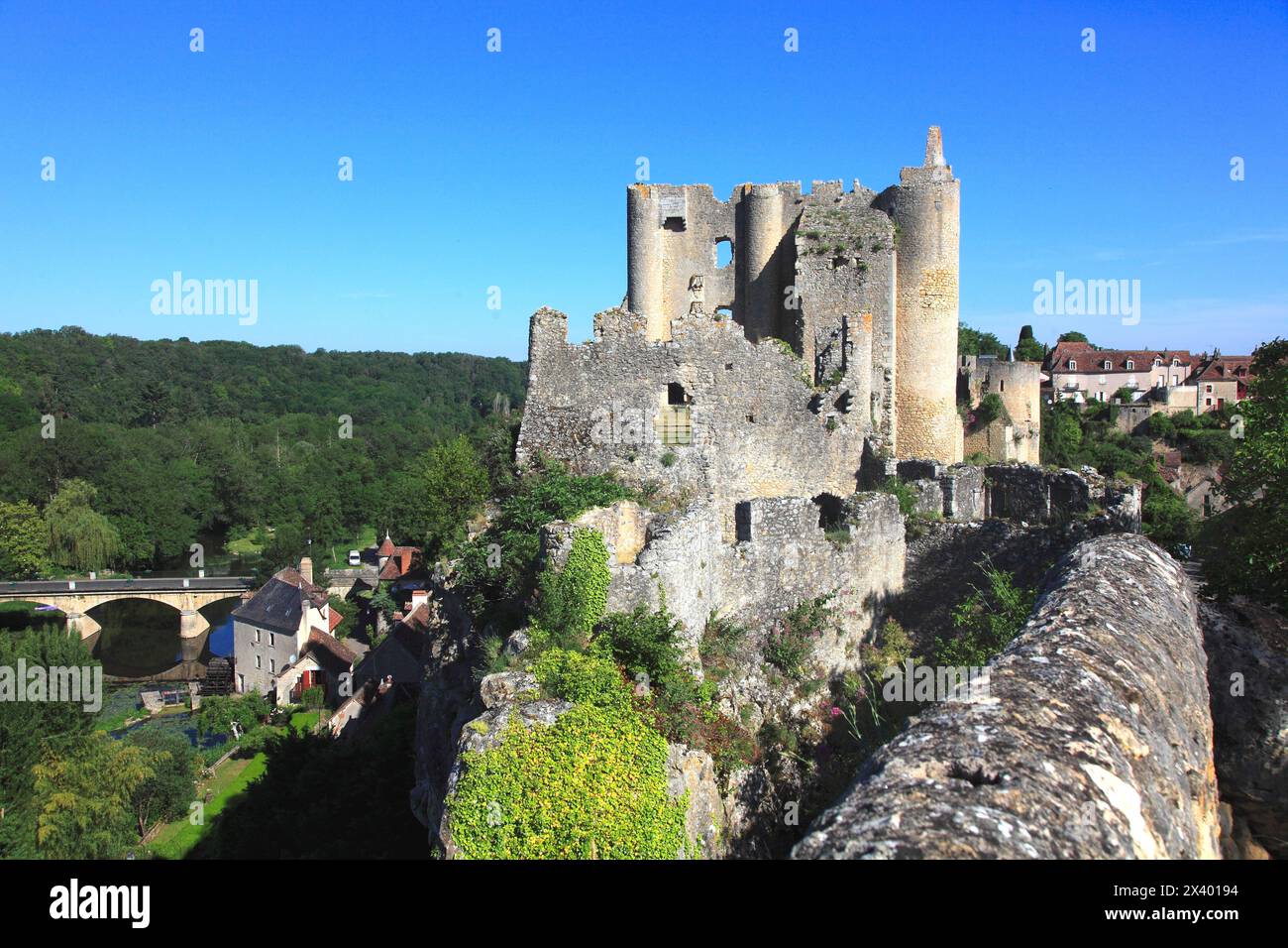 Bridge angles hi-res stock photography and images - Alamy