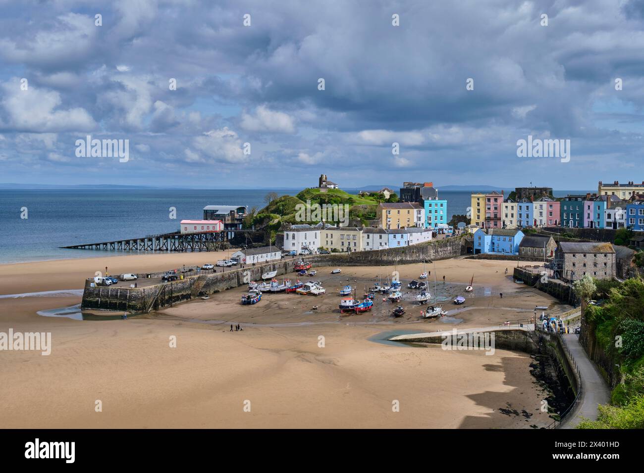 Pembrokeshire coastal hamlet hi-res stock photography and images - Alamy