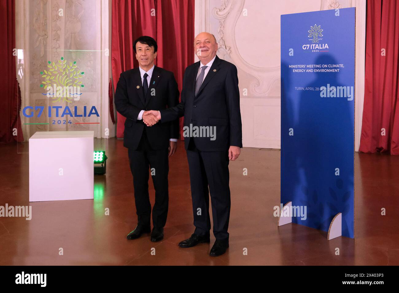 Ken saito hi-res stock photography and images - Alamy