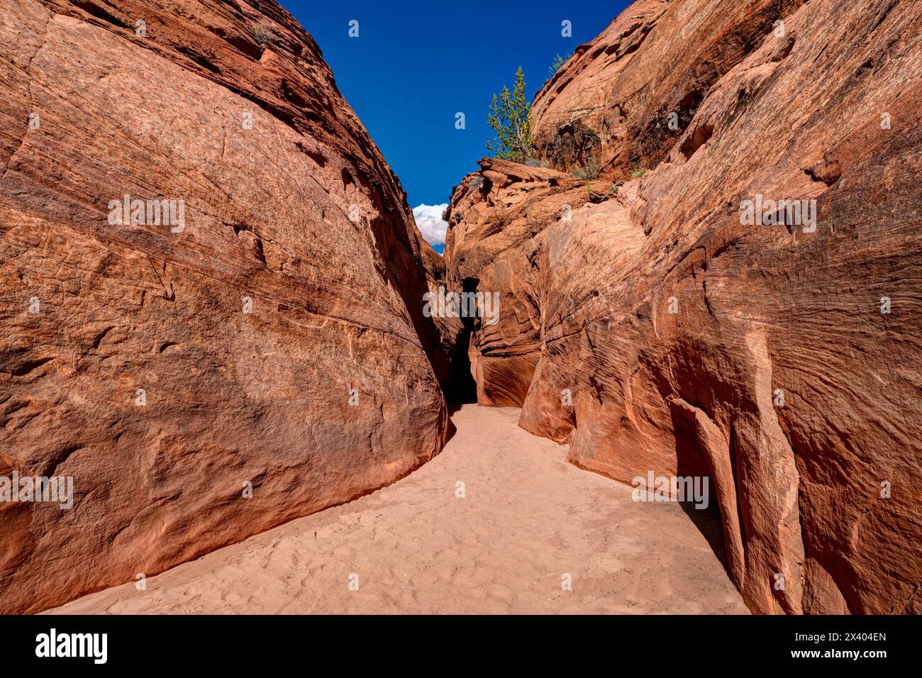 Big hollow wash hi-res stock photography and images - Alamy