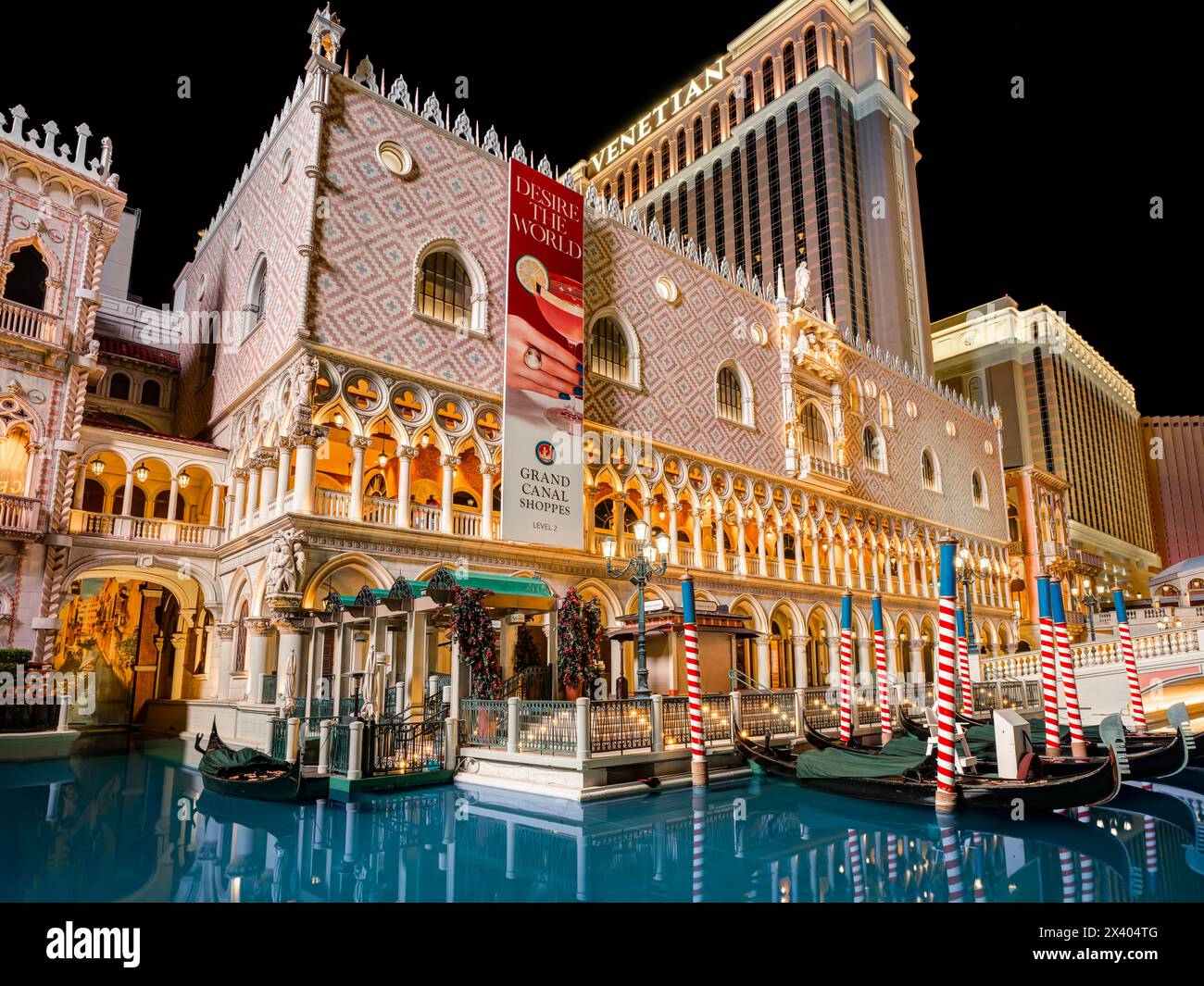 The Venetian Resort Hotel and Casino at night. View from Las Vegas Blvd ...