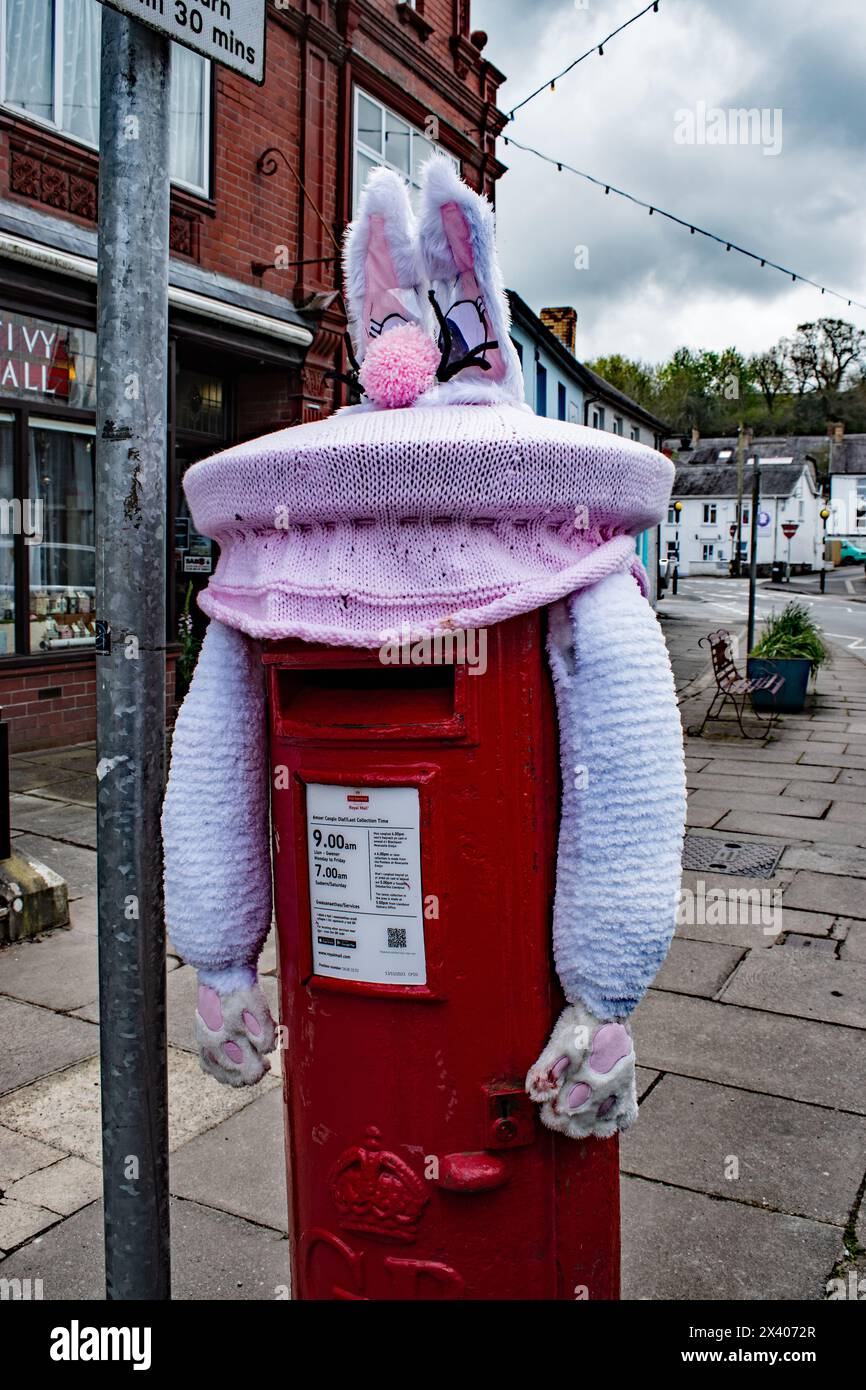 Postbox toppers hi-res stock photography and images - Alamy