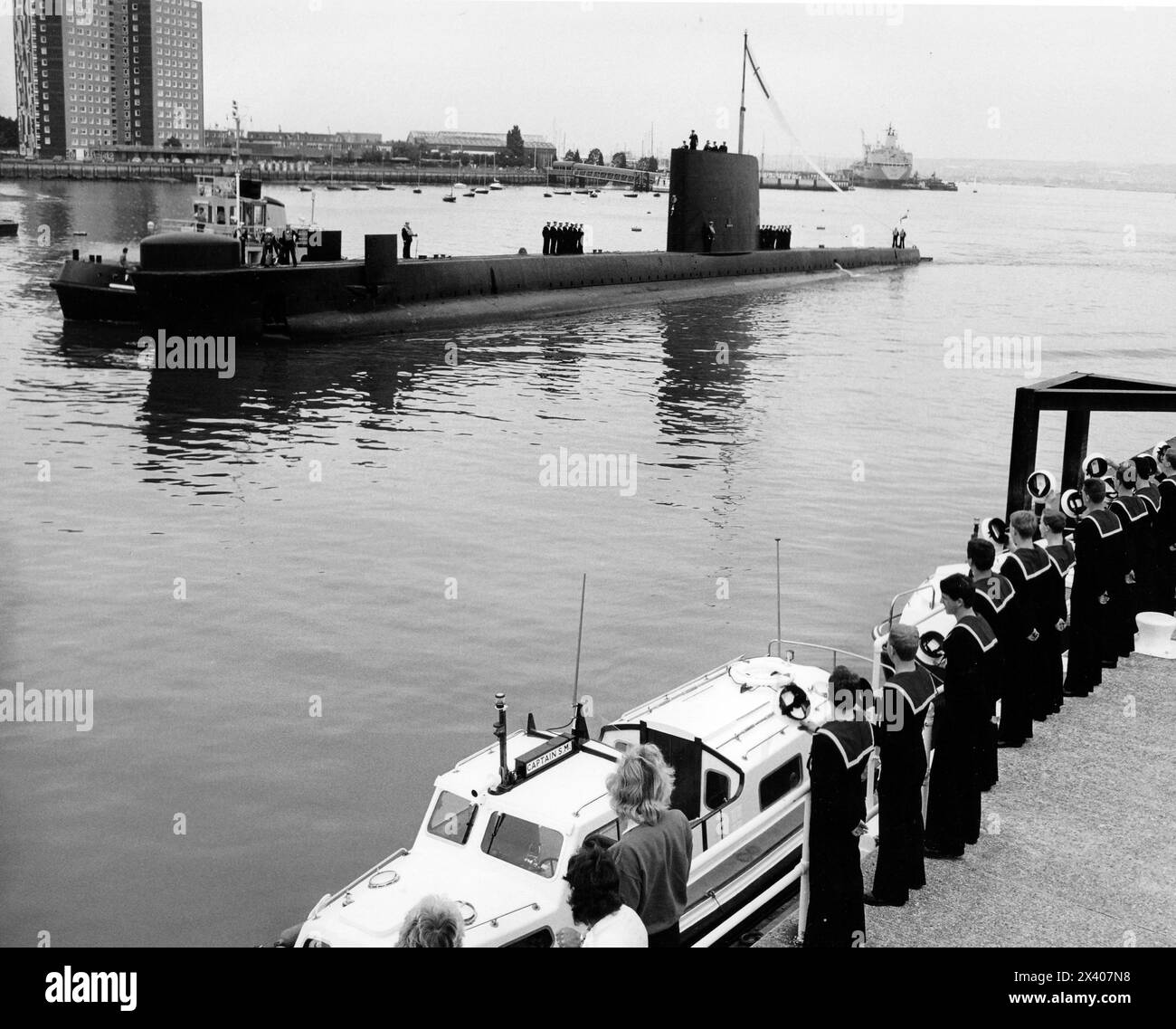 Submarine dolphin hi-res stock photography and images - Alamy