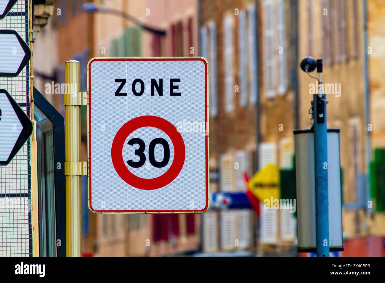 Reduced speed zone, 30 km / h Stock Photo - Alamy