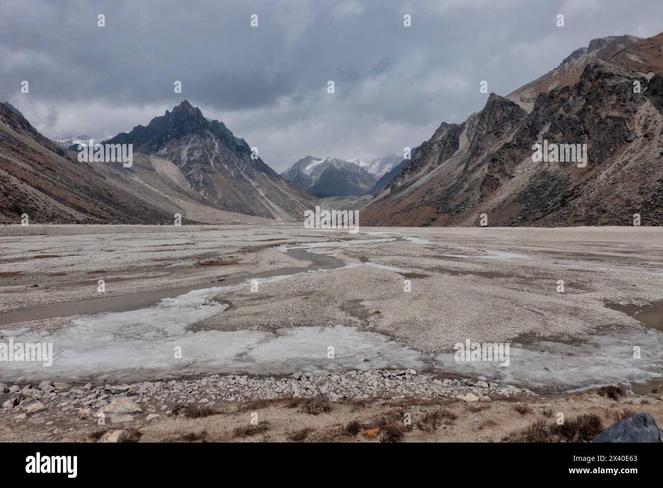 Glacial plain near Kangchenjunga (Kanchenjunga) North Base Camp, Lhonak ...