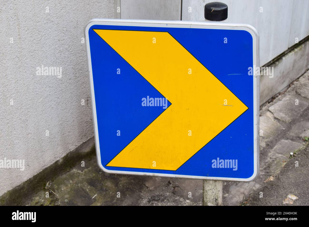 blue and yellow curve sign Stock Photo - Alamy
