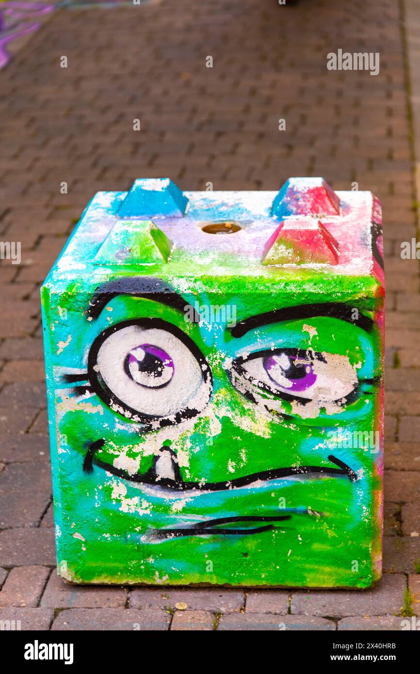 Anti ram car concrete block Stock Photo - Alamy