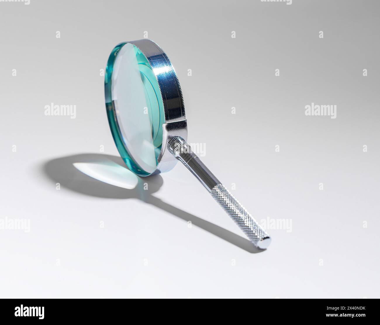 Magnifying the details hi-res stock photography and images - Alamy