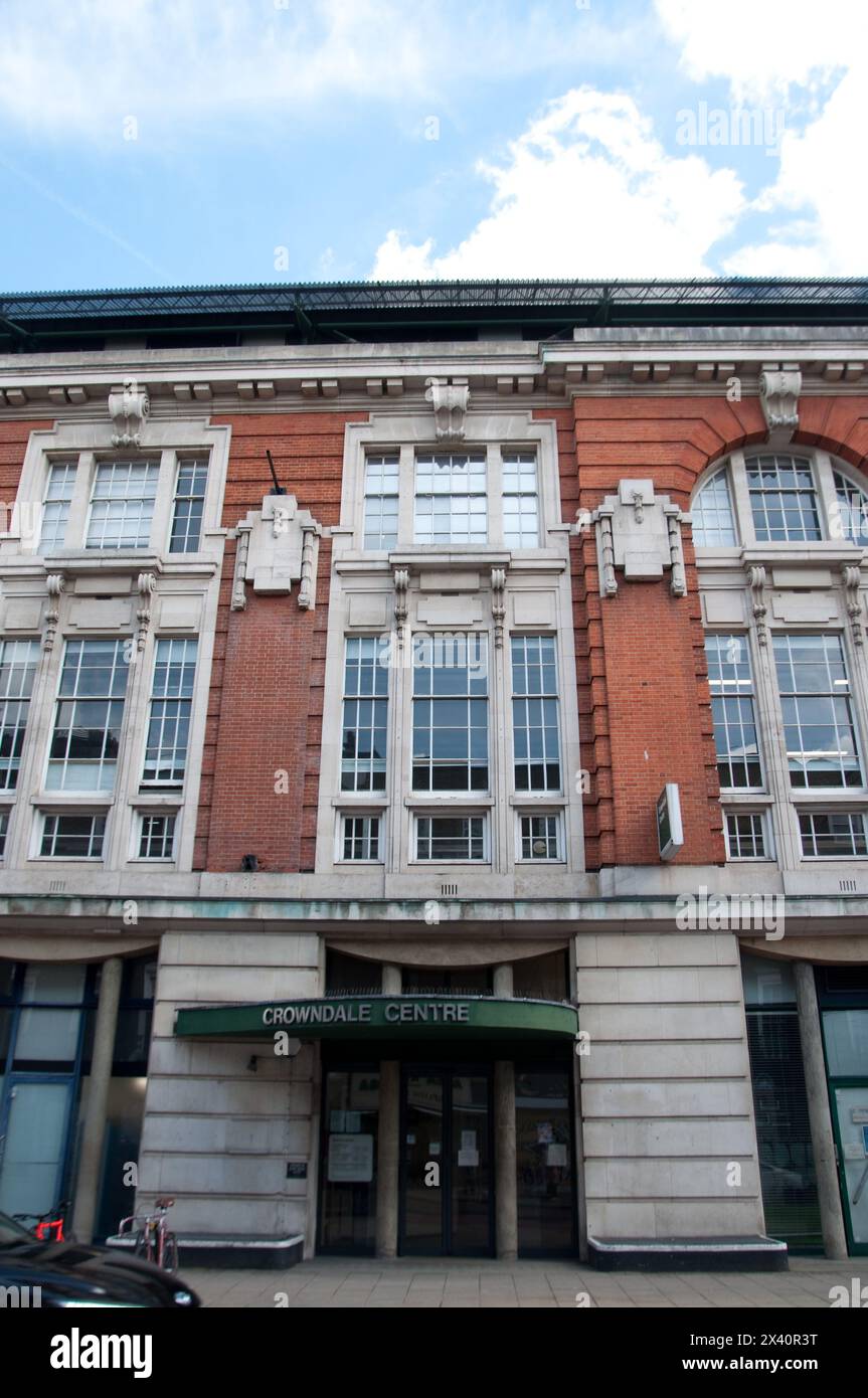 Eversholt road hi-res stock photography and images - Alamy