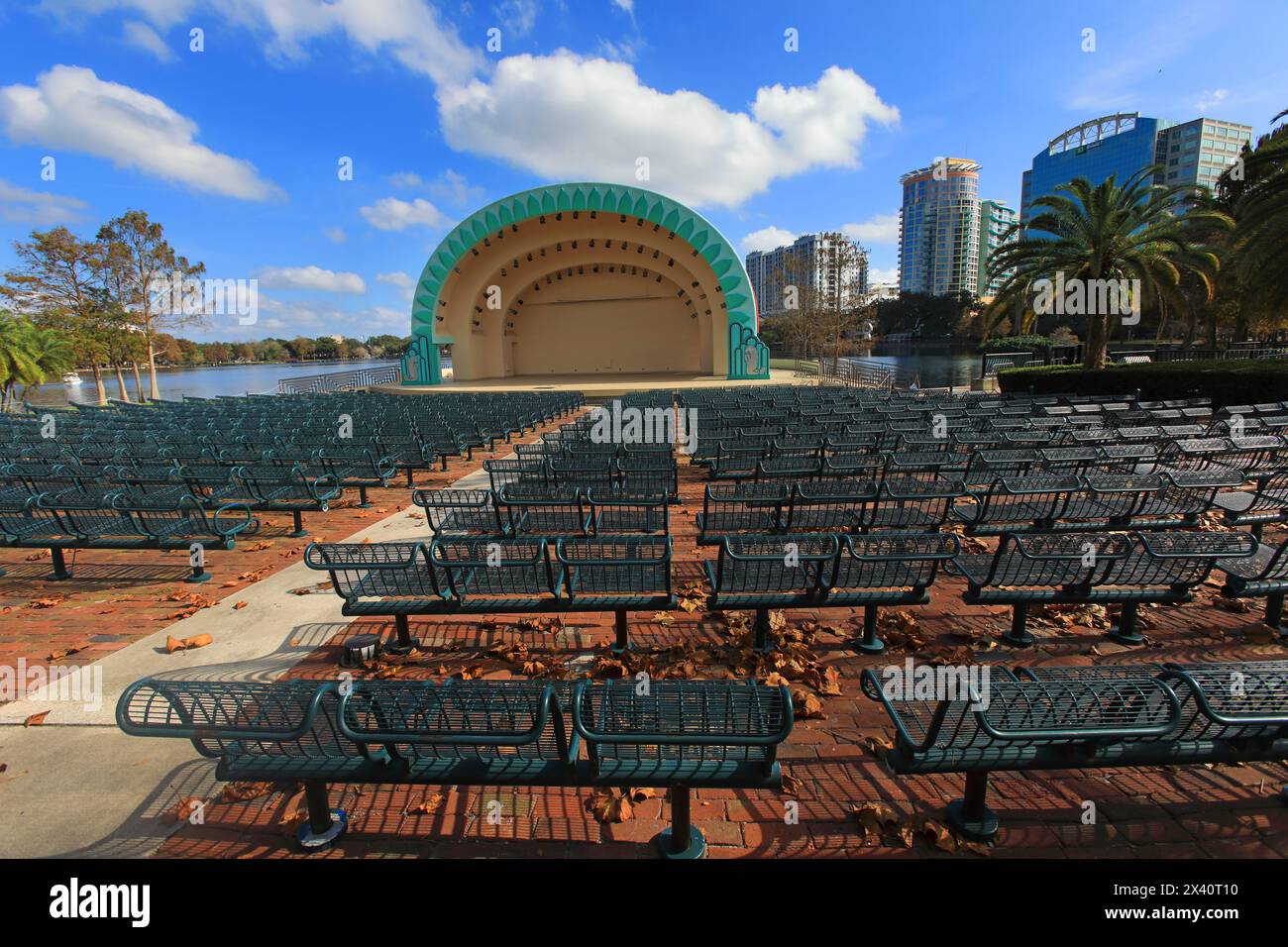 Usa, Floride, Orlando. Lake Eola Park. Walt Disney Amphitheater Stock ...