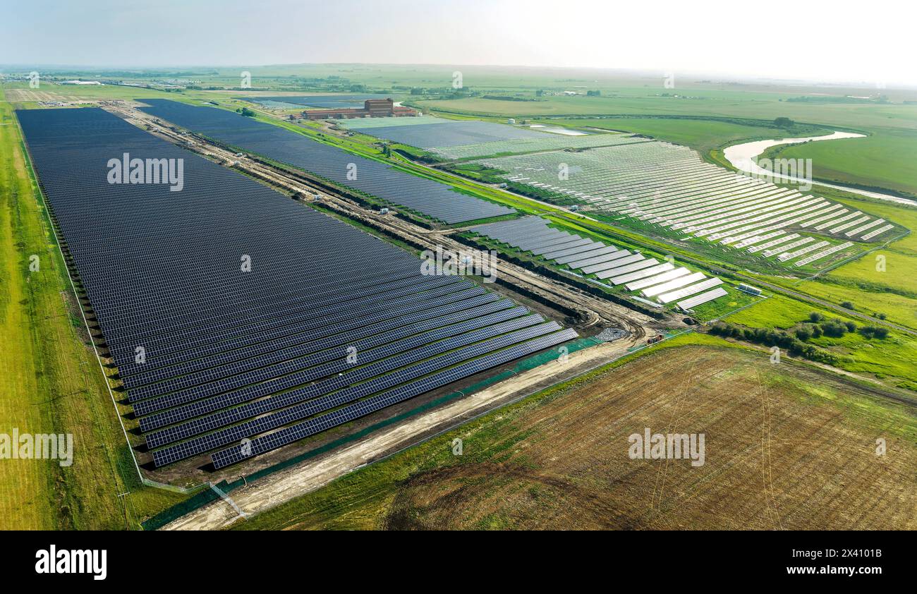 Agricultural field solar panels hi-res stock photography and images - Alamy