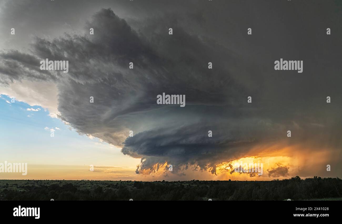 Supercell storm dark clouds hi-res stock photography and images - Alamy