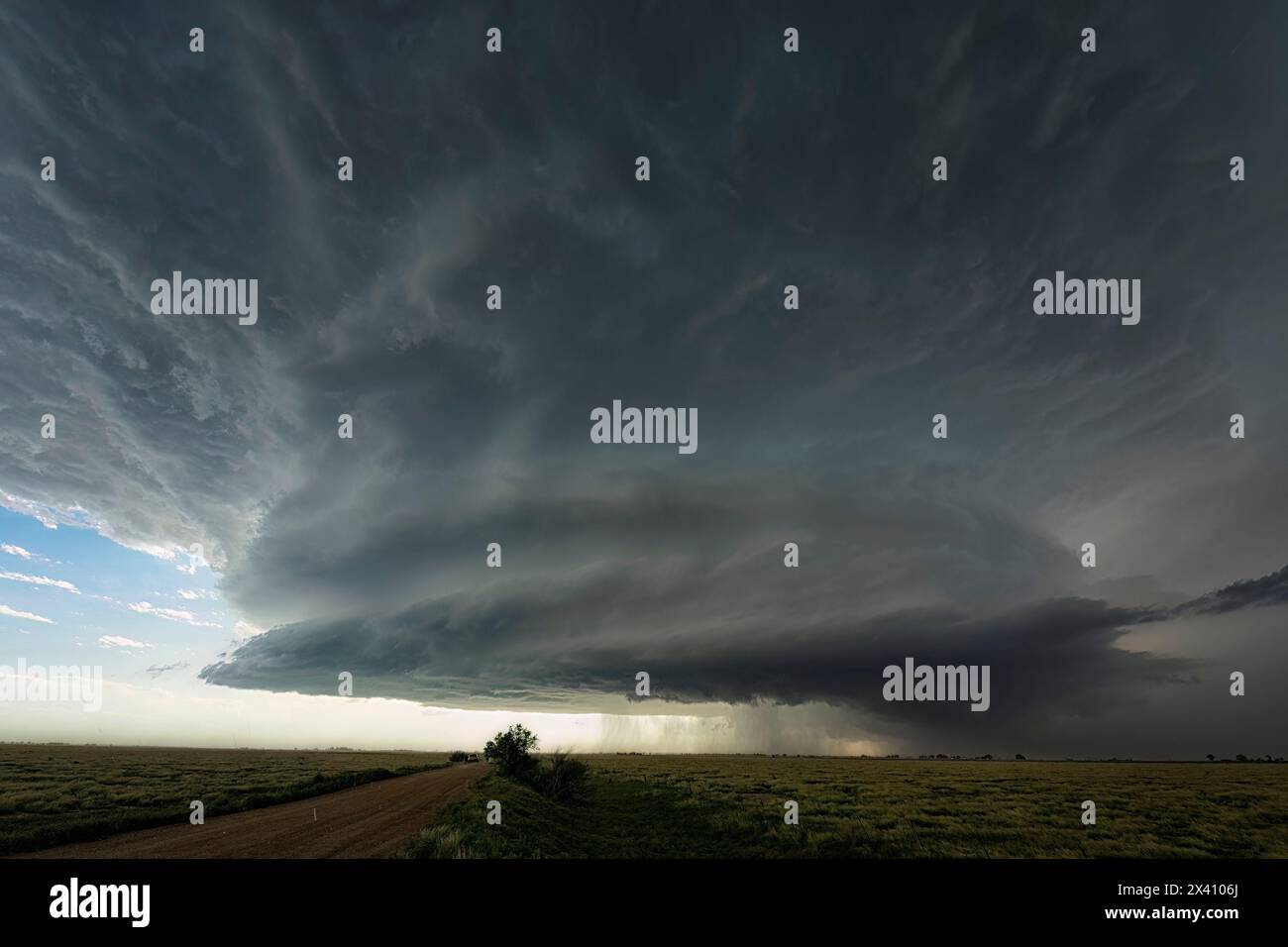 Supercell structure hi-res stock photography and images - Alamy