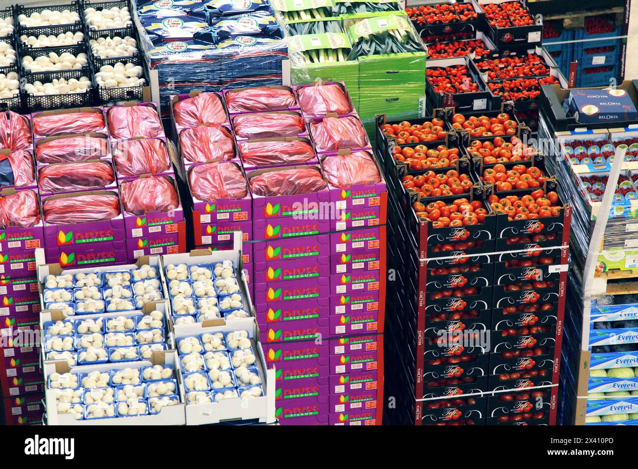 Warehouse fruit hi-res stock photography and images - Alamy