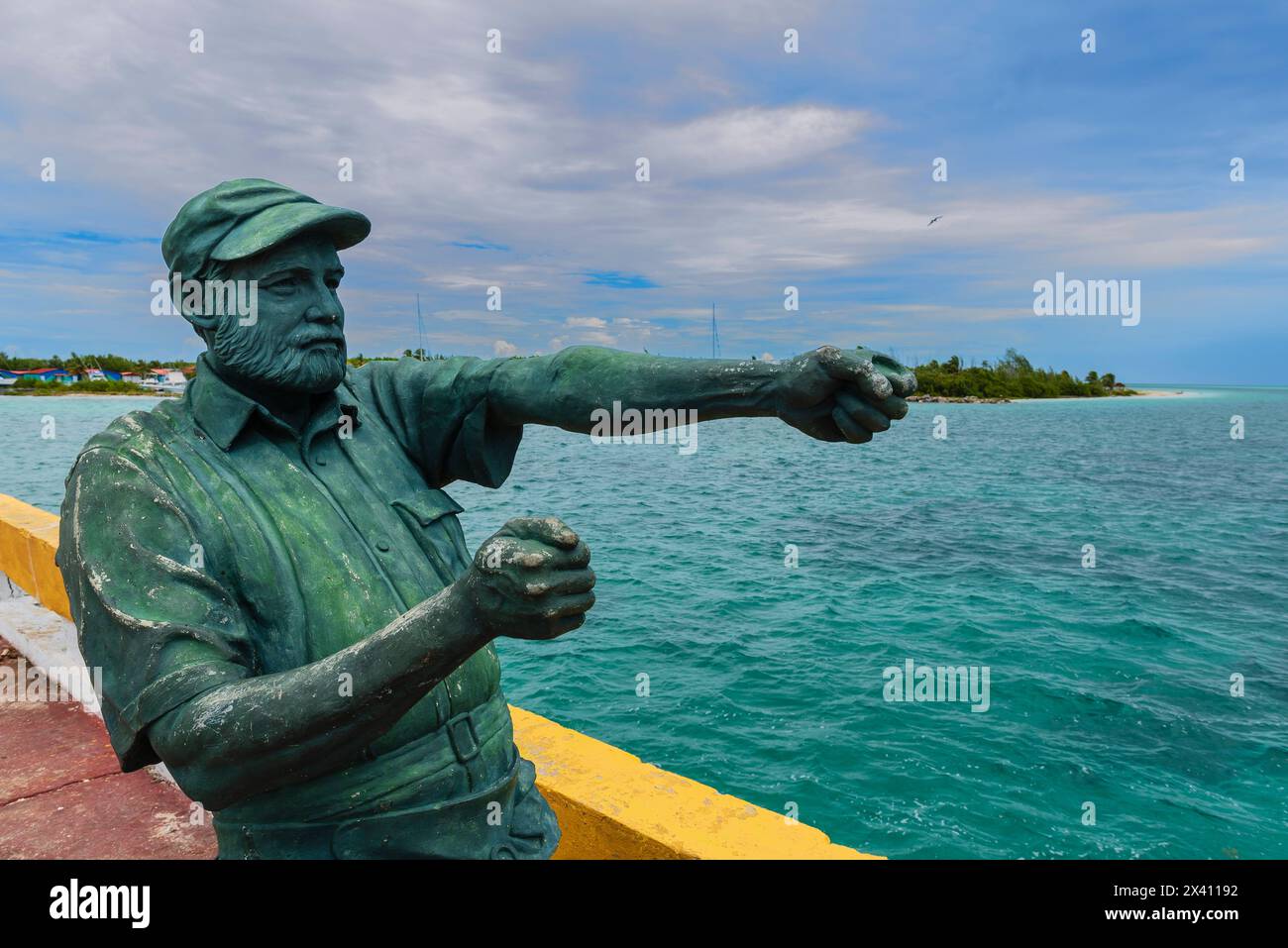 Ernest hemingway statue hi-res stock photography and images - Alamy