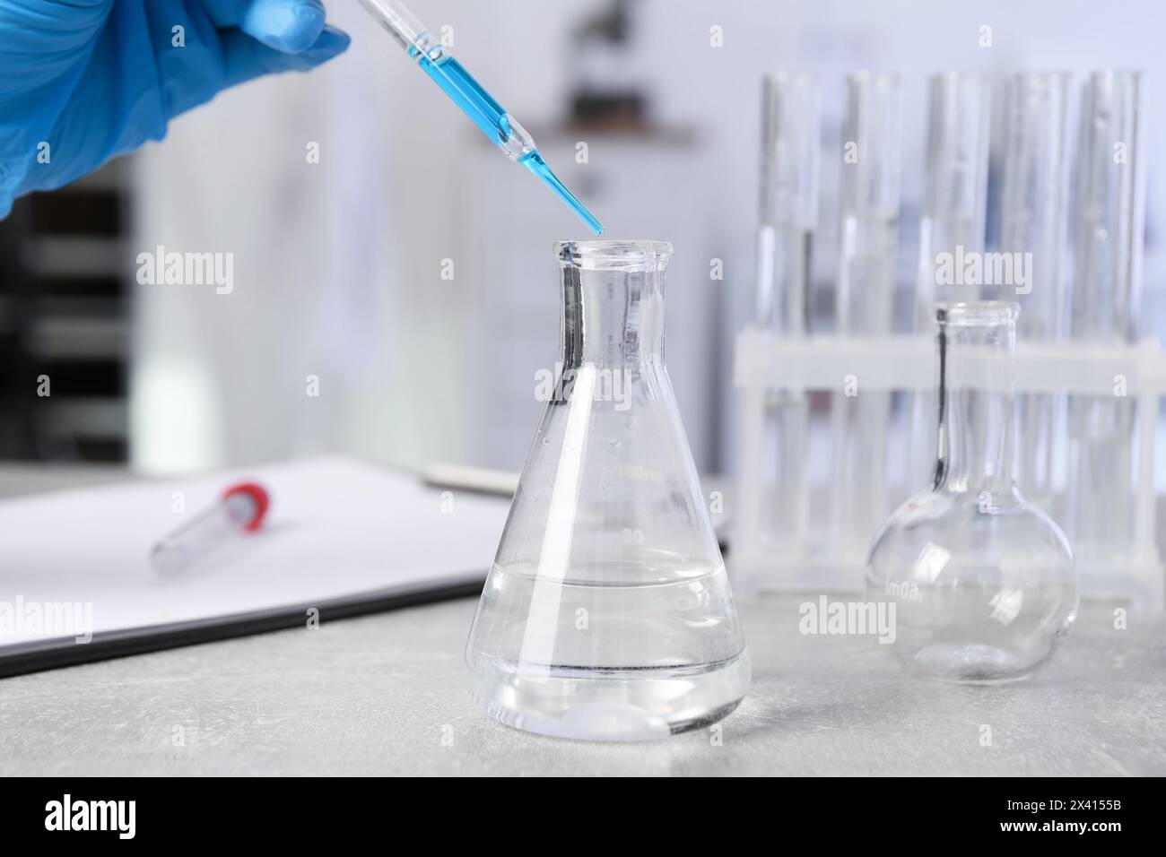 Light experiment transparent hi-res stock photography and images - Alamy