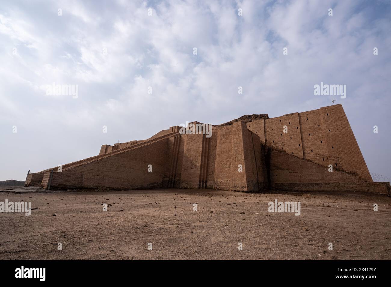 ziggurat of ur in iraq Stock Photo - Alamy