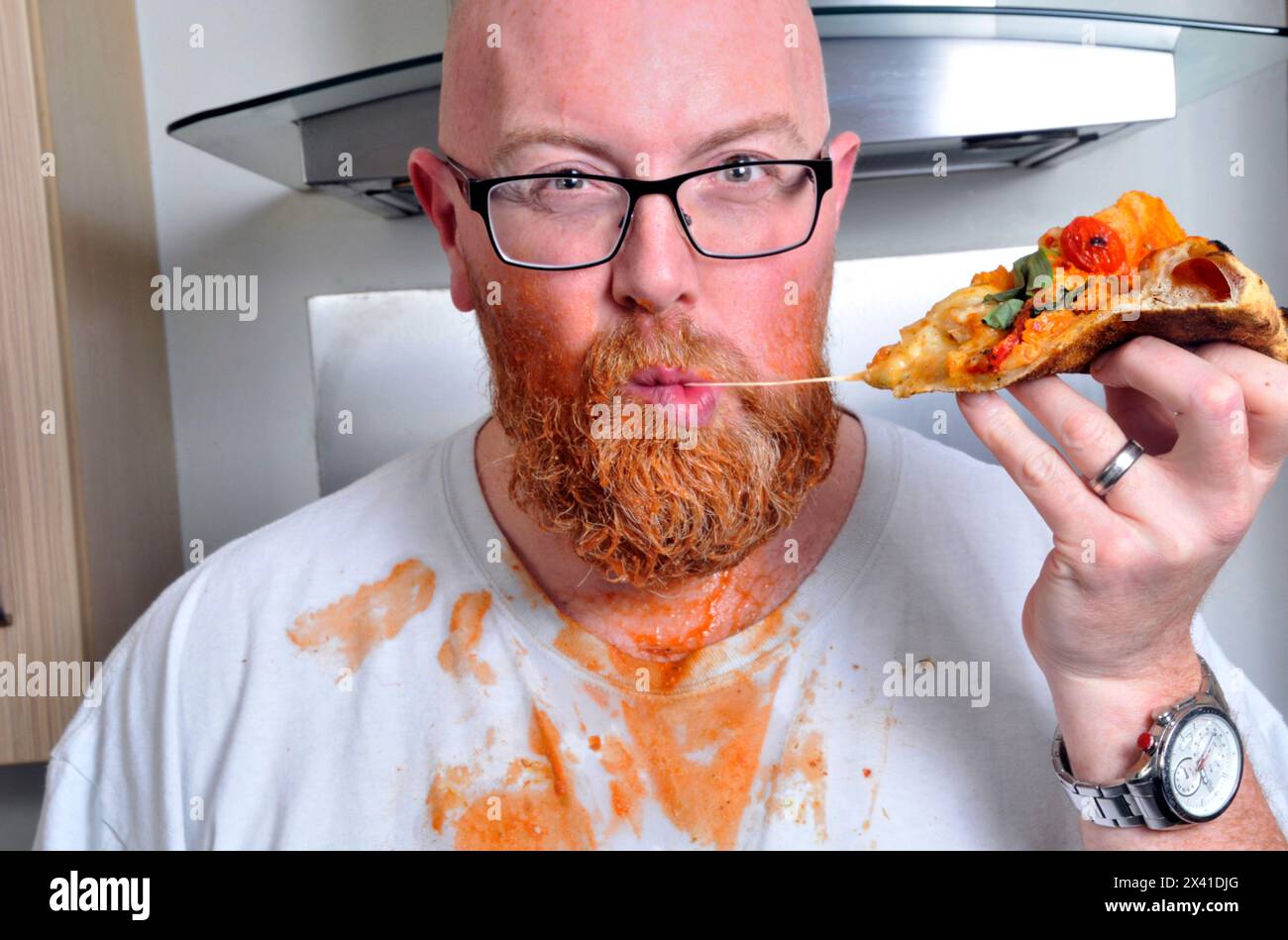Messy eating man hi-res stock photography and images - Alamy
