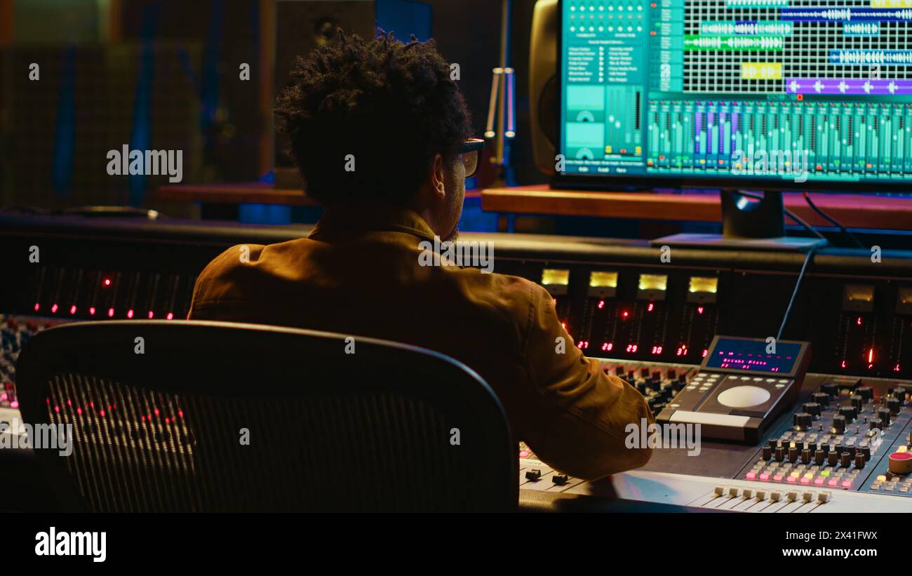 Sound booth camera hi-res stock photography and images - Alamy