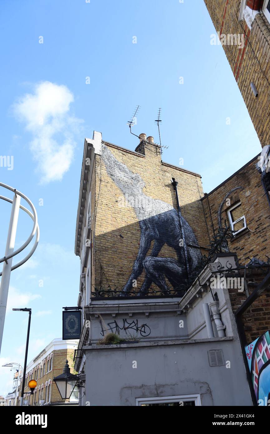 Street Art by ROA on Bellenden Road, Peckham Stock Photo - Alamy