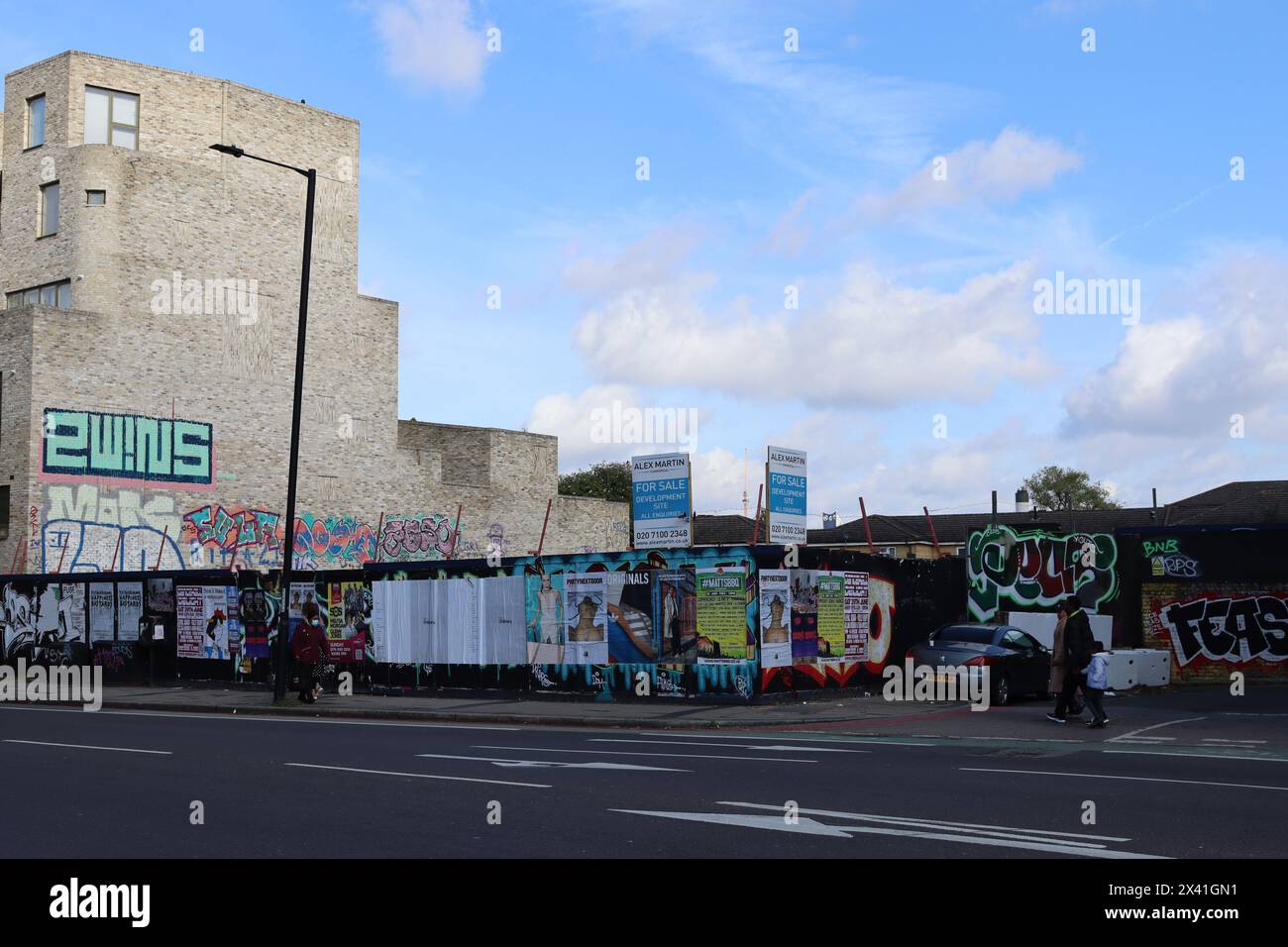 Street art on Peckham Road Stock Photo - Alamy