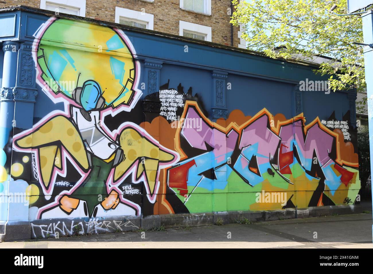 Street art on Peckham Road Stock Photo - Alamy