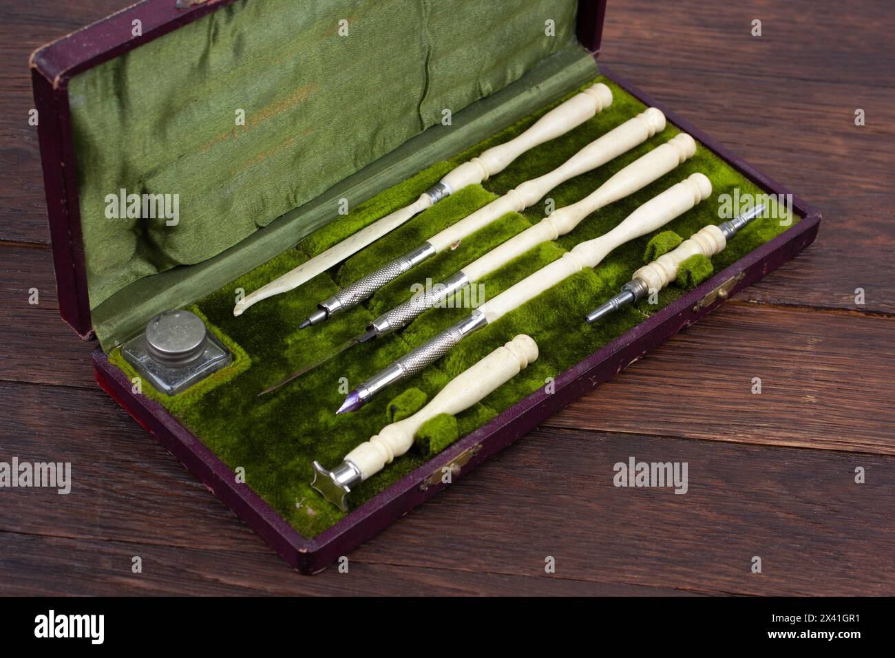 Vintage retro writing tools set in box Stock Photo - Alamy