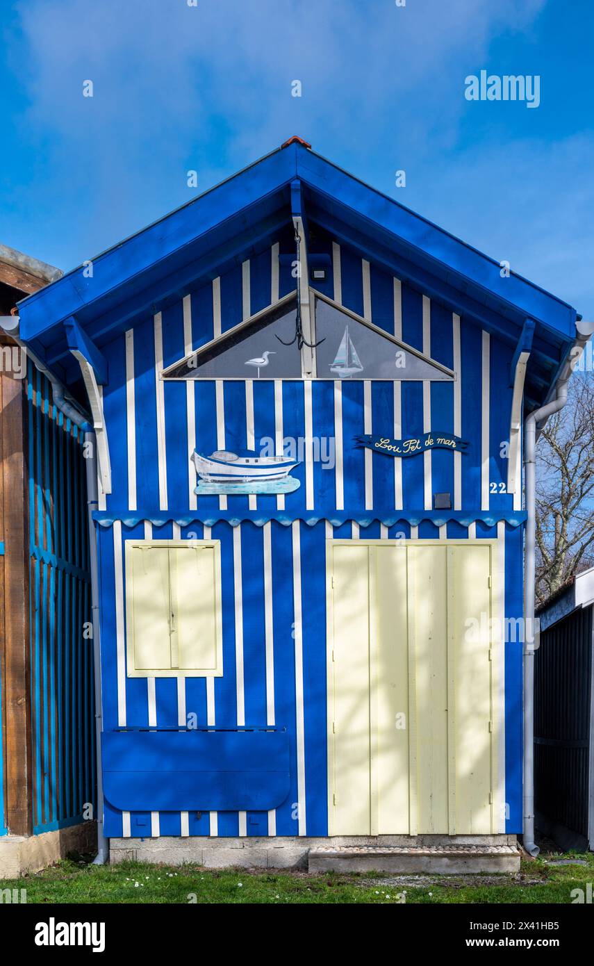 France, Gironde, Arcachon Bay (Bassin Arcachon), colorful huts of the ...