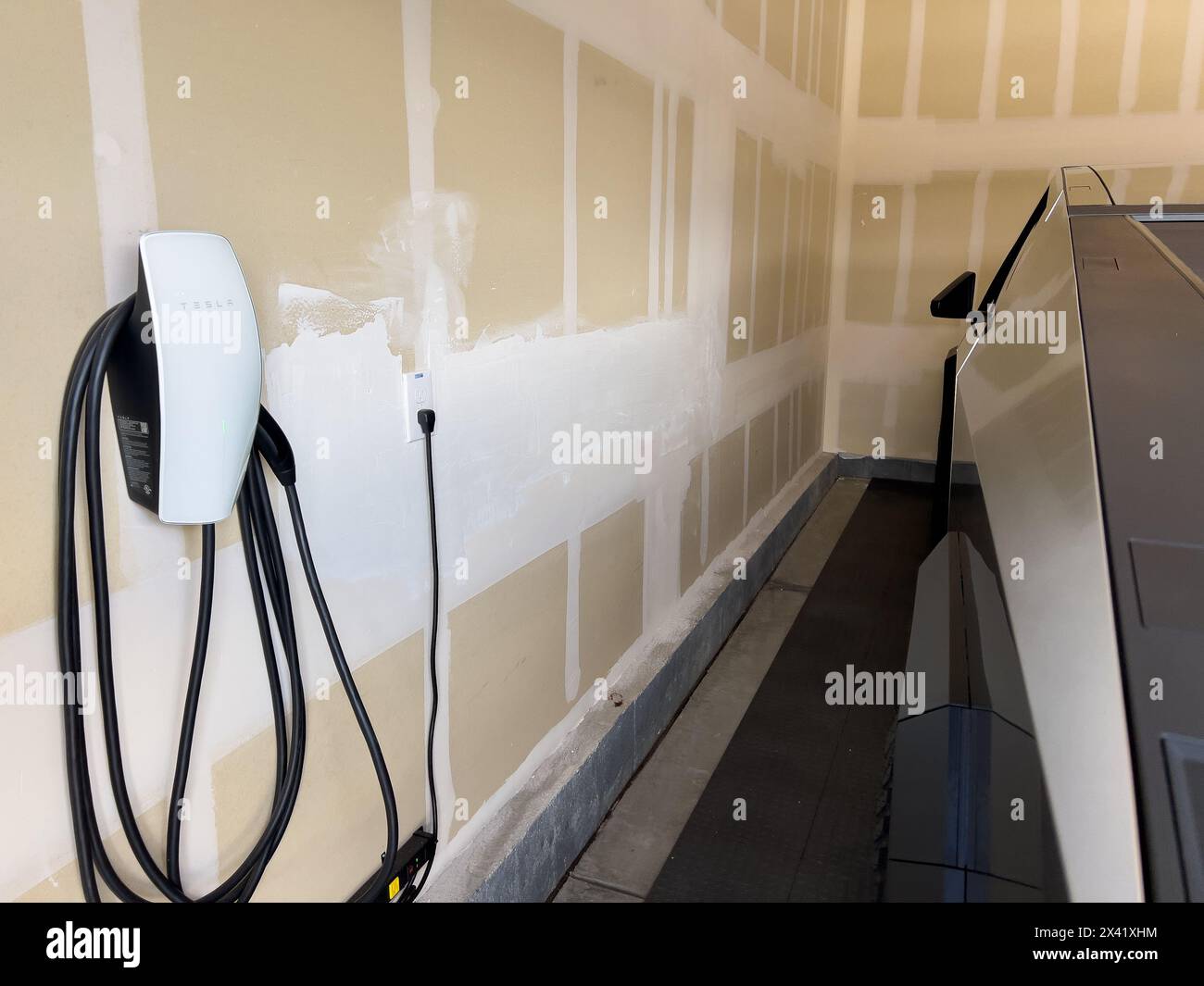 Tesla wall mounted electric hi-res stock photography and images - Alamy