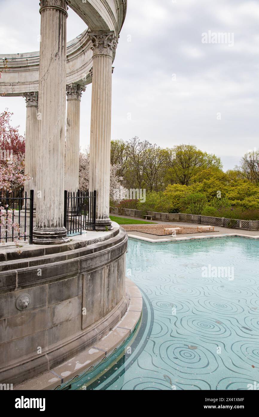 The Persian Pool and Temple of the Sky at the Untermyer Park and ...