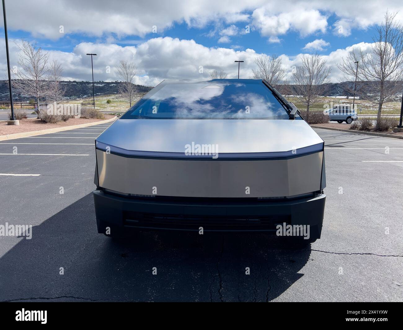 Cybertruck profile hi-res stock photography and images - Alamy