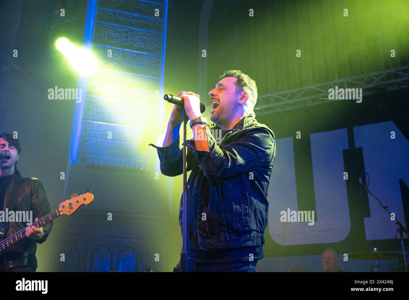 Dante Gizzi performing with Gun at Saint Lukes in Glasgow on the 26th ...