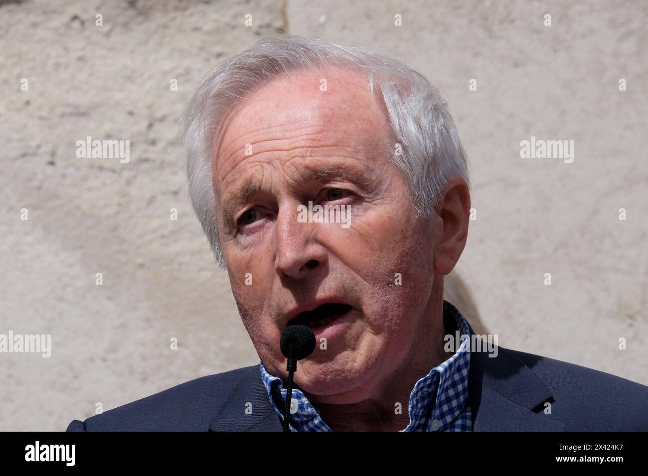 Jonathan dimbleby assisted dying hi-res stock photography and images ...