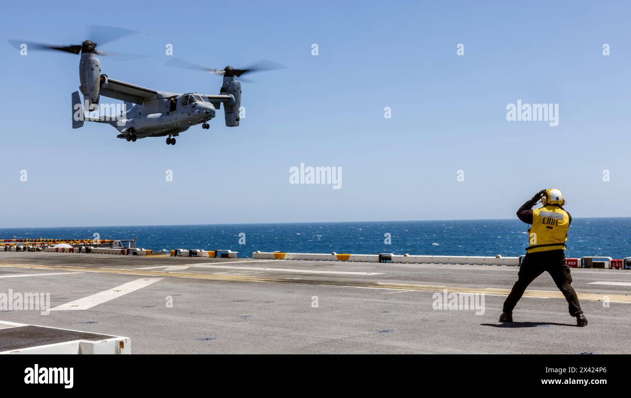 A U.S. Navy Sailor with the amphibious assault ship USS Wasp (LHD 1 ...